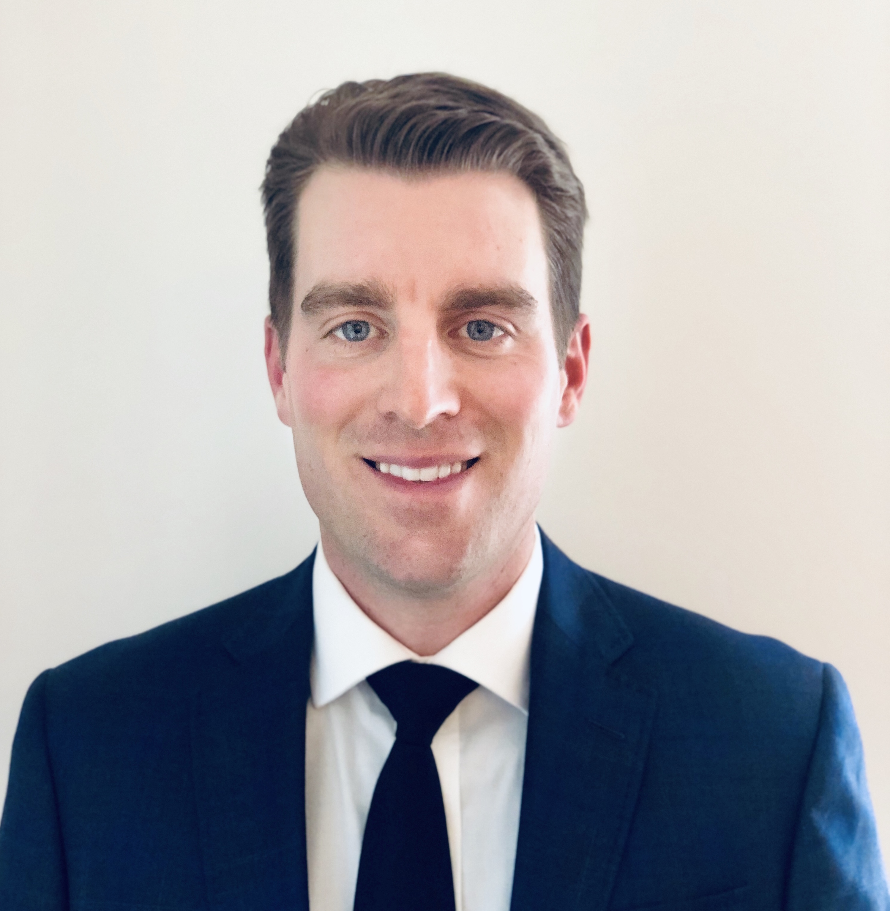 Tyler headshot NEW – Tyler J. Rae